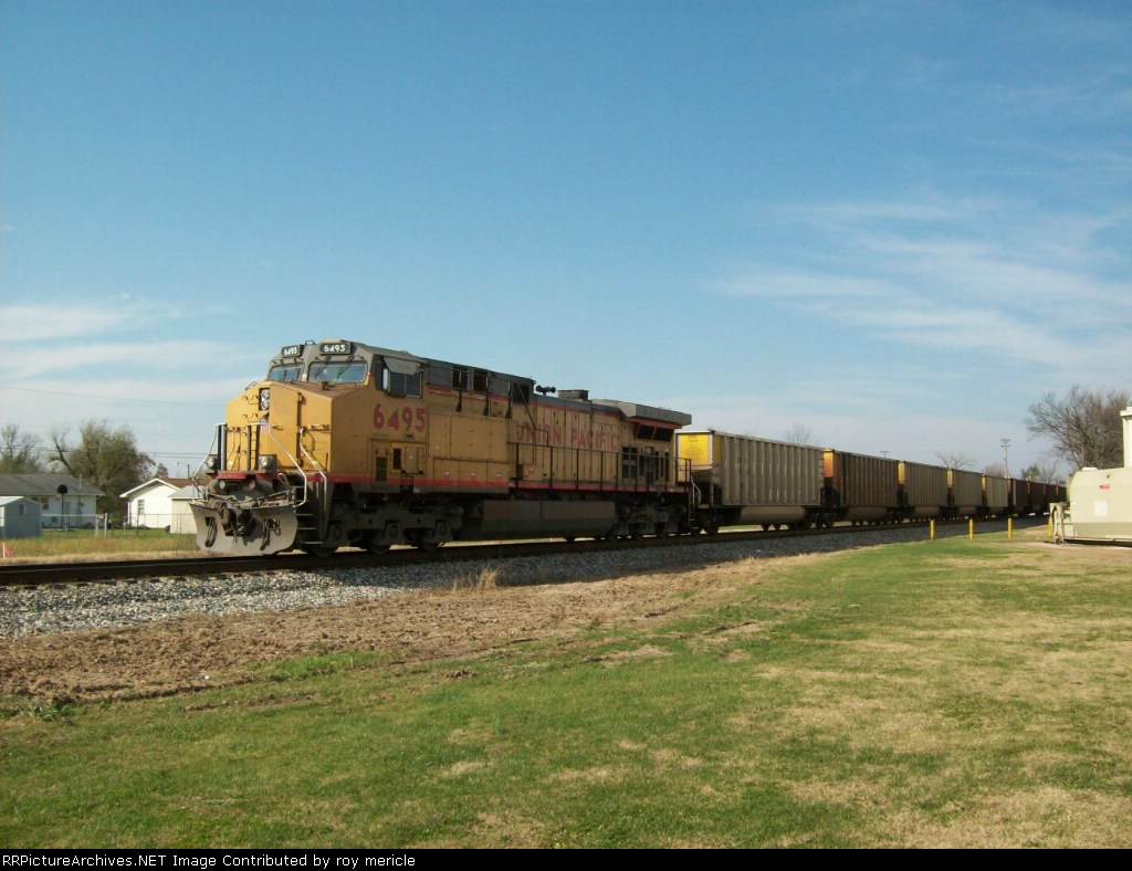 UP 6495 helper on N.B empty